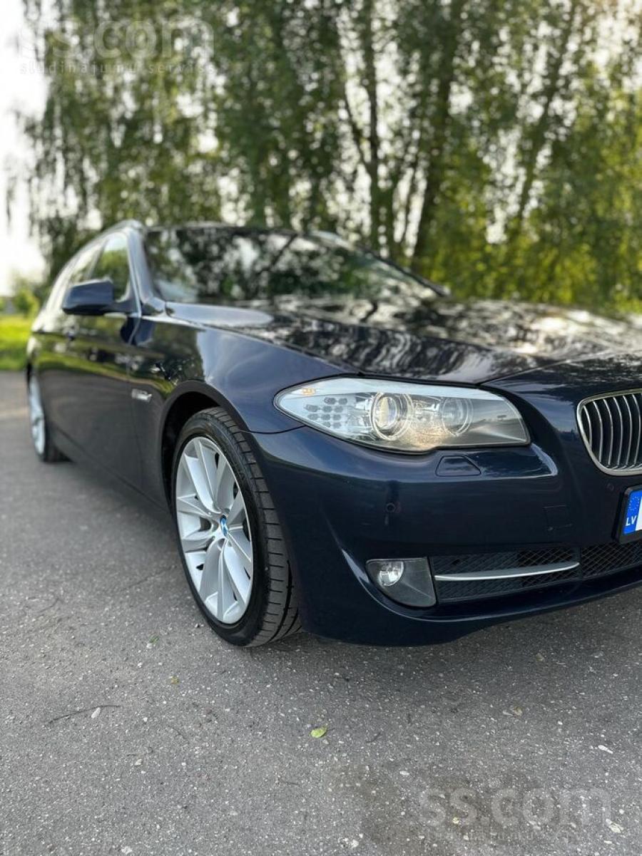 Blue BMW 525 2011 in Riga, with an engine capacity of 2.50 L and mileage of 340 thousand km for 2350 €, photo 3 on AUTOMOTO.COM.LV