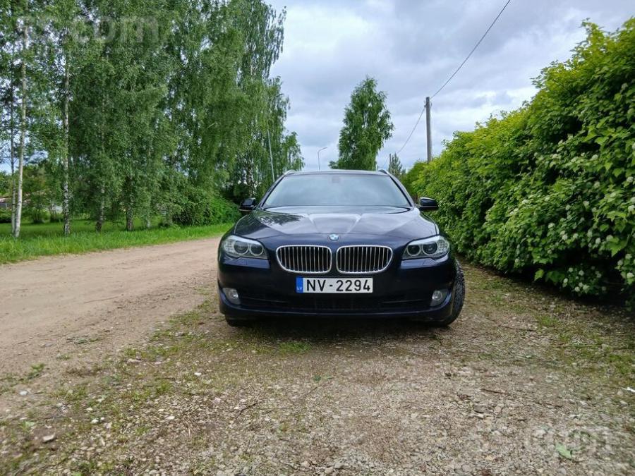 Blue BMW 525 2011 in Rezekne, with an engine capacity of 2.00 L and mileage of 349 thousand km for 7950 €, photo 1 on AUTOMOTO.COM.LV
