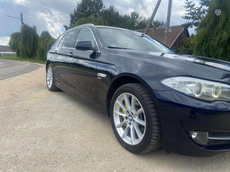 Blue BMW 525 2011 in Vilkaviskis, with an engine capacity of 2.00 L and mileage of 227 thousand km for 7750 €, photo 4 on AUTOMOTO.COM.LV