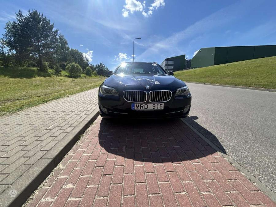 Zils BMW 525 2011 Viļņa, ar dzinēja tilpumu 3.00 L un nobraukumu 312 tūkst. km par 6500 €, foto 3 vietnē AUTOMOTO.COM.LV
