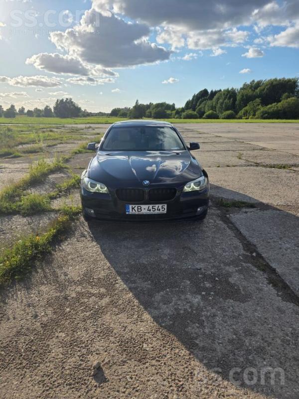Zils BMW 525 2011 Rīga, ar dzinēja tilpumu 3.00 L un nobraukumu 294 tūkst. km par 10300 €, foto 2 vietnē AUTOMOTO.COM.LV