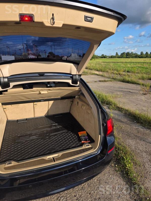 Zils BMW 525 2011 Rīga, ar dzinēja tilpumu 3.00 L un nobraukumu 294 tūkst. km par 10300 €, foto 4 vietnē AUTOMOTO.COM.LV