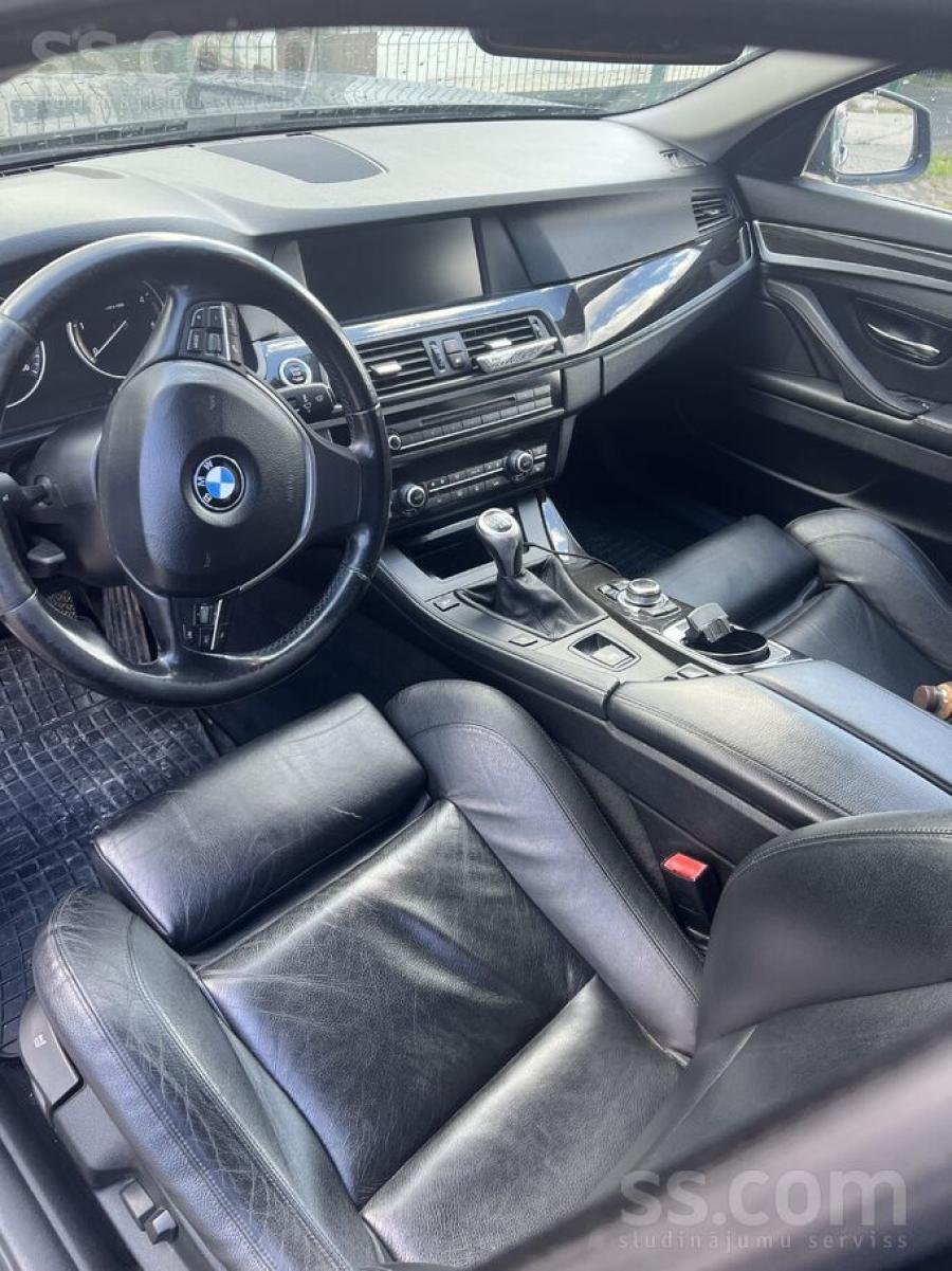 Blue BMW 525 2011 in Riga, with an engine capacity of 3.00 L and mileage of 270 thousand km for 7200 €, photo 4 on AUTOMOTO.COM.LV