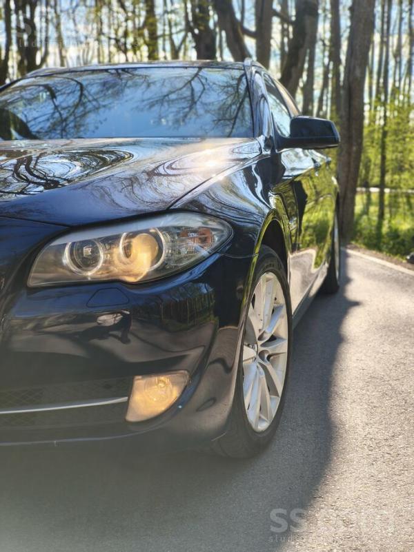Blue BMW 525 2012 in Jurmala, with an engine capacity of 2.00 L and mileage of 287 thousand km for 8499 €, photo 9 on AUTOMOTO.COM.LV