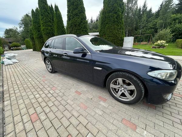 Zils BMW 525 2013 Tallina, ar dzinēja tilpumu 2.00 L un nobraukumu 256 tūkst. km par 7000 €, foto 5 vietnē AUTOMOTO.COM.LV