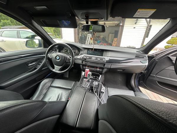 Zils BMW 525 2013 Tallina, ar dzinēja tilpumu 2.00 L un nobraukumu 256 tūkst. km par 7000 €, foto 7 vietnē AUTOMOTO.COM.LV