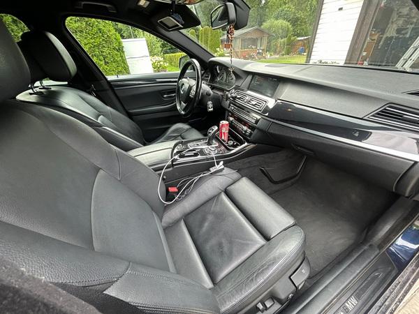 Zils BMW 525 2013 Tallina, ar dzinēja tilpumu 2.00 L un nobraukumu 256 tūkst. km par 7000 €, foto 8 vietnē AUTOMOTO.COM.LV