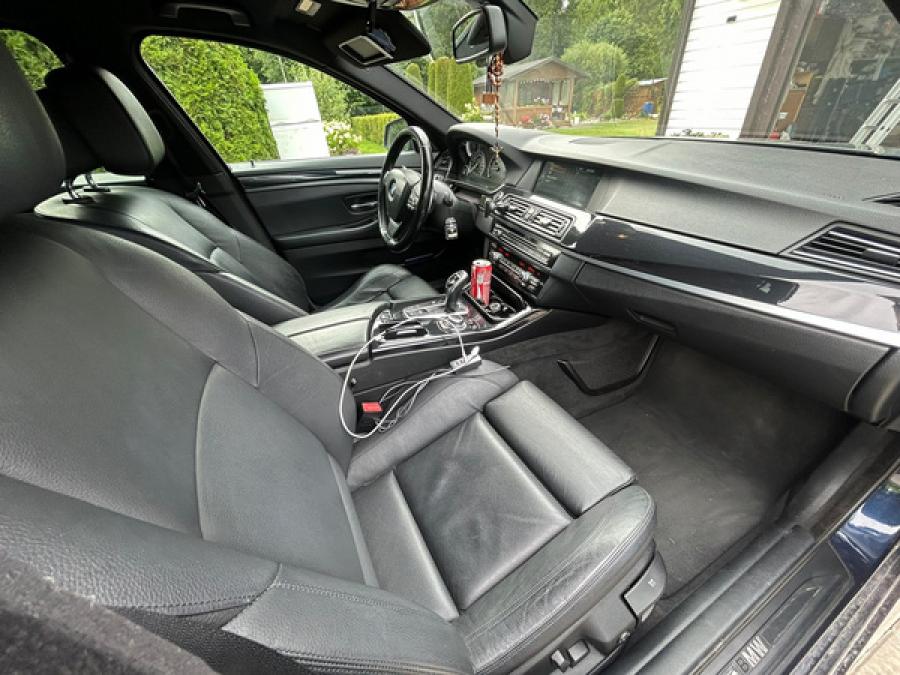 Blue BMW 525 2013 in Tallinn, with an engine capacity of 2.00 L and mileage of 256 thousand km for 7000 €, photo 9 on AUTOMOTO.COM.LV