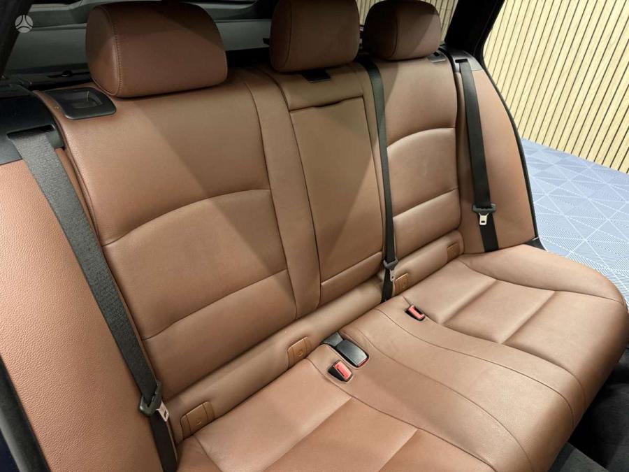Zils BMW 525 2014 Marijampole, ar dzinēja tilpumu 2.00 L un nobraukumu 213 tūkst. km par 10999 €, foto 18 vietnē AUTOMOTO.COM.LV