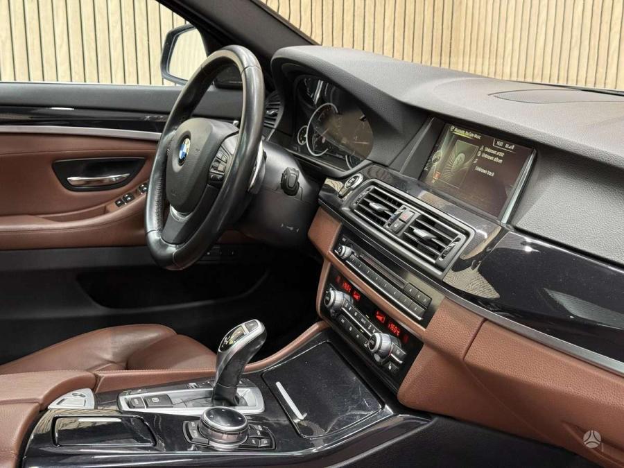 Zils BMW 525 2014 Marijampole, ar dzinēja tilpumu 2.00 L un nobraukumu 213 tūkst. km par 10999 €, foto 23 vietnē AUTOMOTO.COM.LV