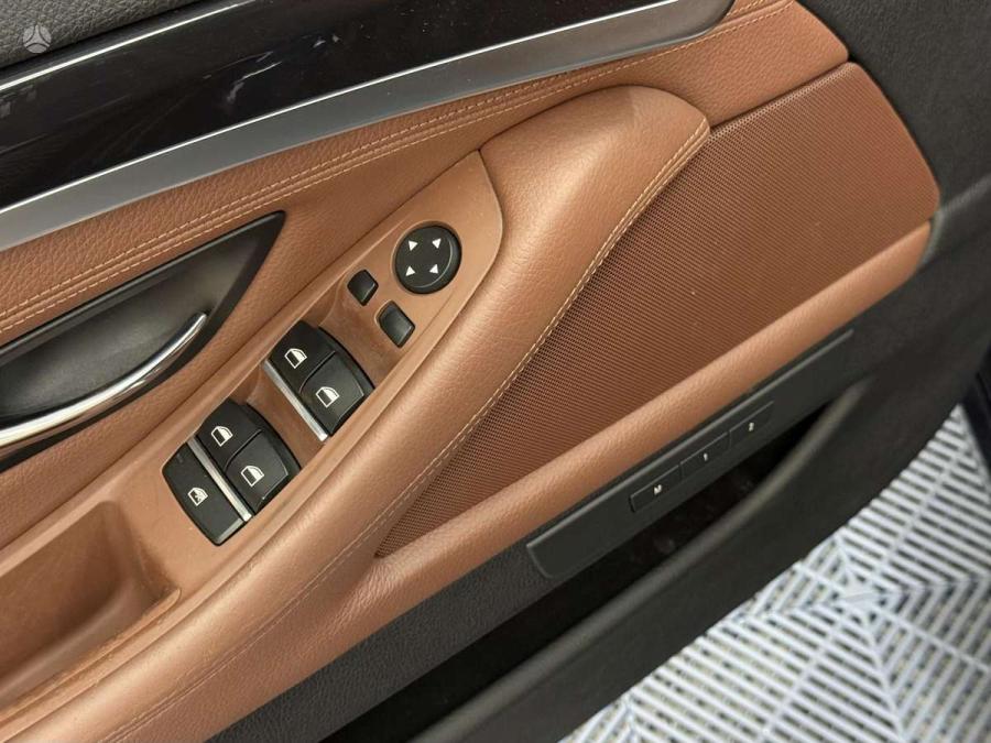 Zils BMW 525 2014 Marijampole, ar dzinēja tilpumu 2.00 L un nobraukumu 213 tūkst. km par 10999 €, foto 26 vietnē AUTOMOTO.COM.LV