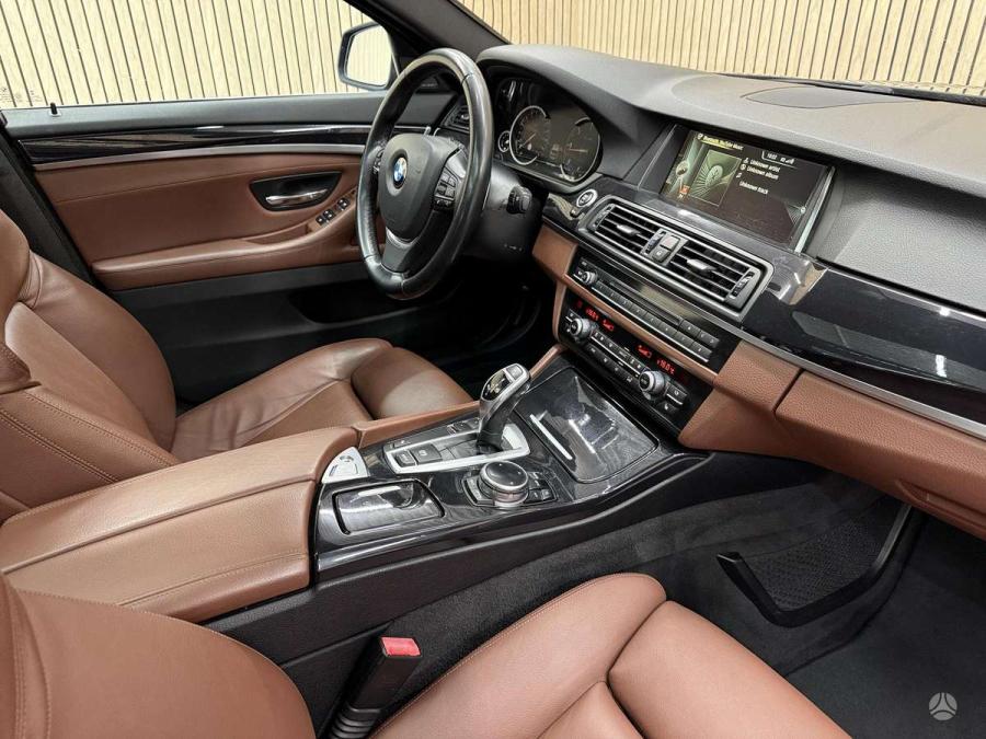 Zils BMW 525 2014 Marijampole, ar dzinēja tilpumu 2.00 L un nobraukumu 213 tūkst. km par 10999 €, foto 35 vietnē AUTOMOTO.COM.LV