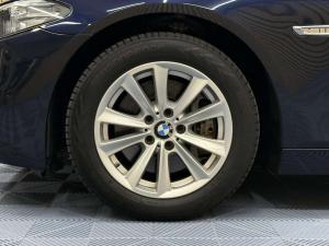 Zils BMW 525 2014 Marijampole, ar dzinēja tilpumu 2.00 L un nobraukumu 213 tūkst. km par 10999 €, foto 38 vietnē AUTOMOTO.COM.LV