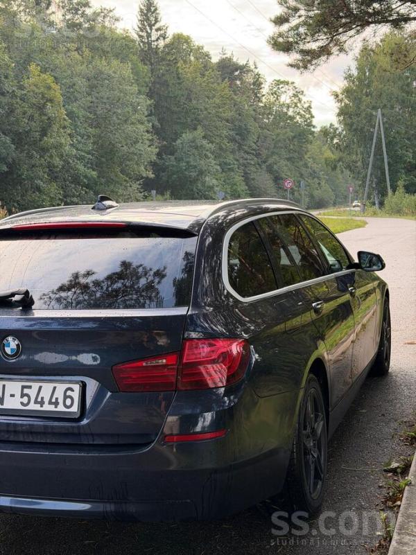 Blue BMW 525 2014 in Riga, with an engine capacity of 2.00 L and mileage of 314 thousand km for 9500 €, photo 4 on AUTOMOTO.COM.LV