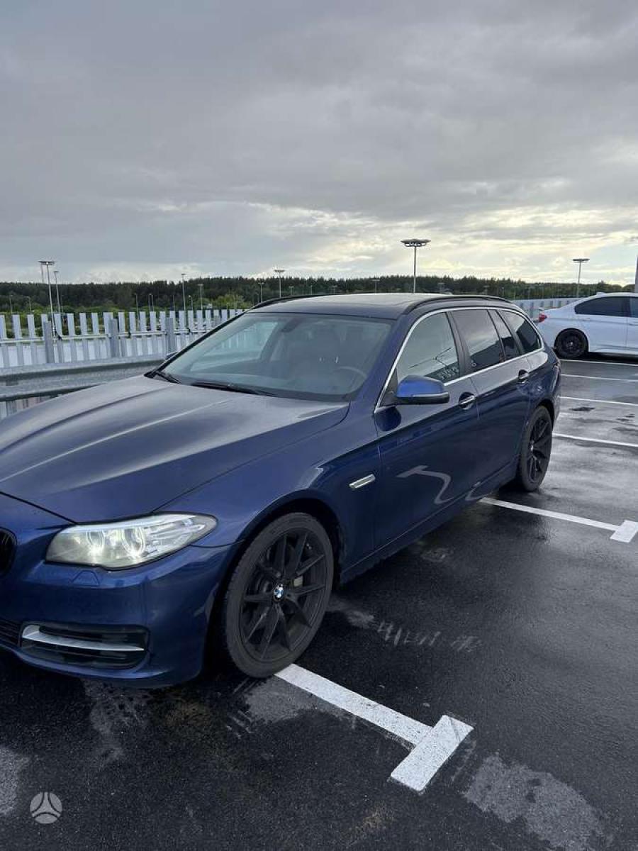 Blue BMW 525 2015 in Vilnius, with an engine capacity of 2.00 L and mileage of 298 thousand km for 8970 €, photo 3 on AUTOMOTO.COM.LV