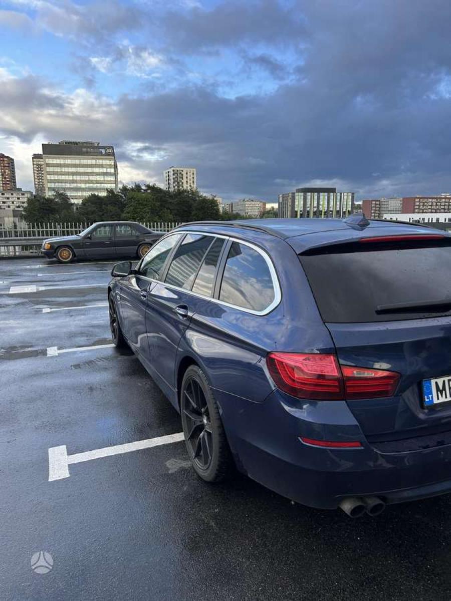 Blue BMW 525 2015 in Vilnius, with an engine capacity of 2.00 L and mileage of 298 thousand km for 8970 €, photo 7 on AUTOMOTO.COM.LV