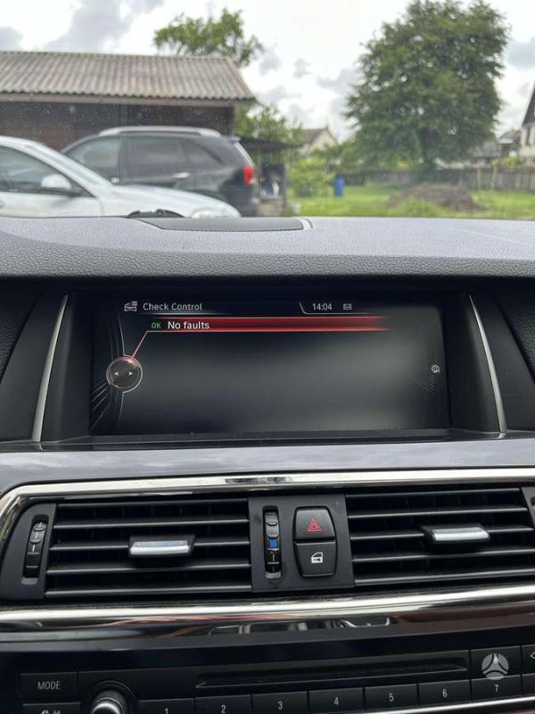 Blue BMW 525 2015 in Vilnius, with an engine capacity of 2.00 L and mileage of 298 thousand km for 8970 €, photo 10 on AUTOMOTO.COM.LV