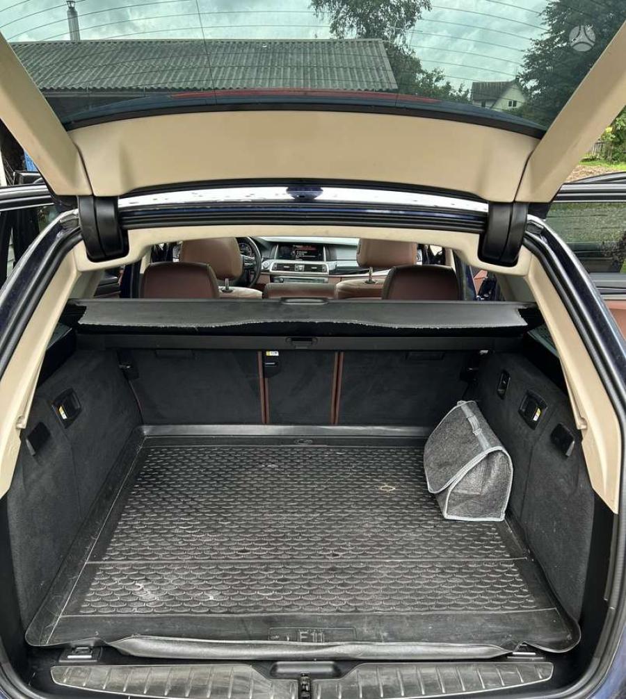 Blue BMW 525 2015 in Vilnius, with an engine capacity of 2.00 L and mileage of 298 thousand km for 8970 €, photo 18 on AUTOMOTO.COM.LV