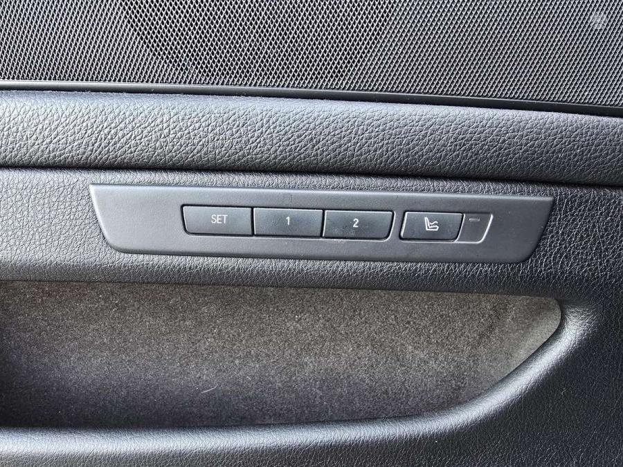 Blue BMW 525 2015 in Kaunas, with an engine capacity of 2.00 L and mileage of 326 thousand km for 10500 €, photo 11 on AUTOMOTO.COM.LV