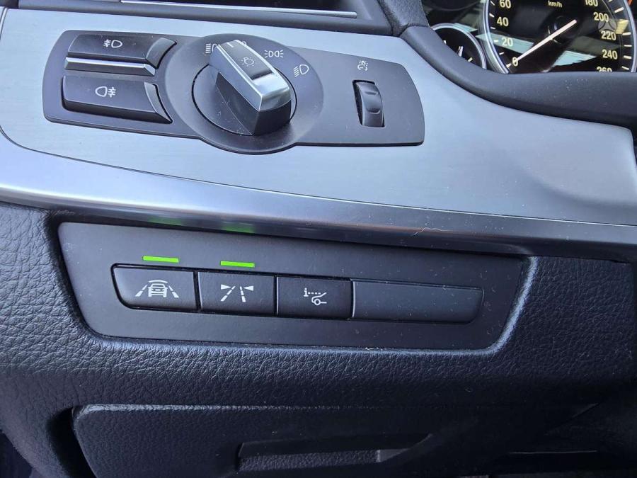Blue BMW 525 2015 in Kaunas, with an engine capacity of 2.00 L and mileage of 326 thousand km for 10500 €, photo 12 on AUTOMOTO.COM.LV