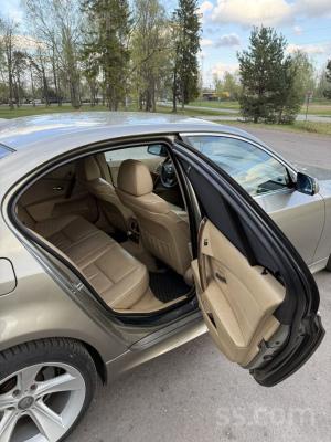 Brūns BMW 525 2006 Jūrmala, ar dzinēja tilpumu 2.50 L un nobraukumu 310 tūkst. km par 3300 €, foto 6 vietnē AUTOMOTO.COM.LV