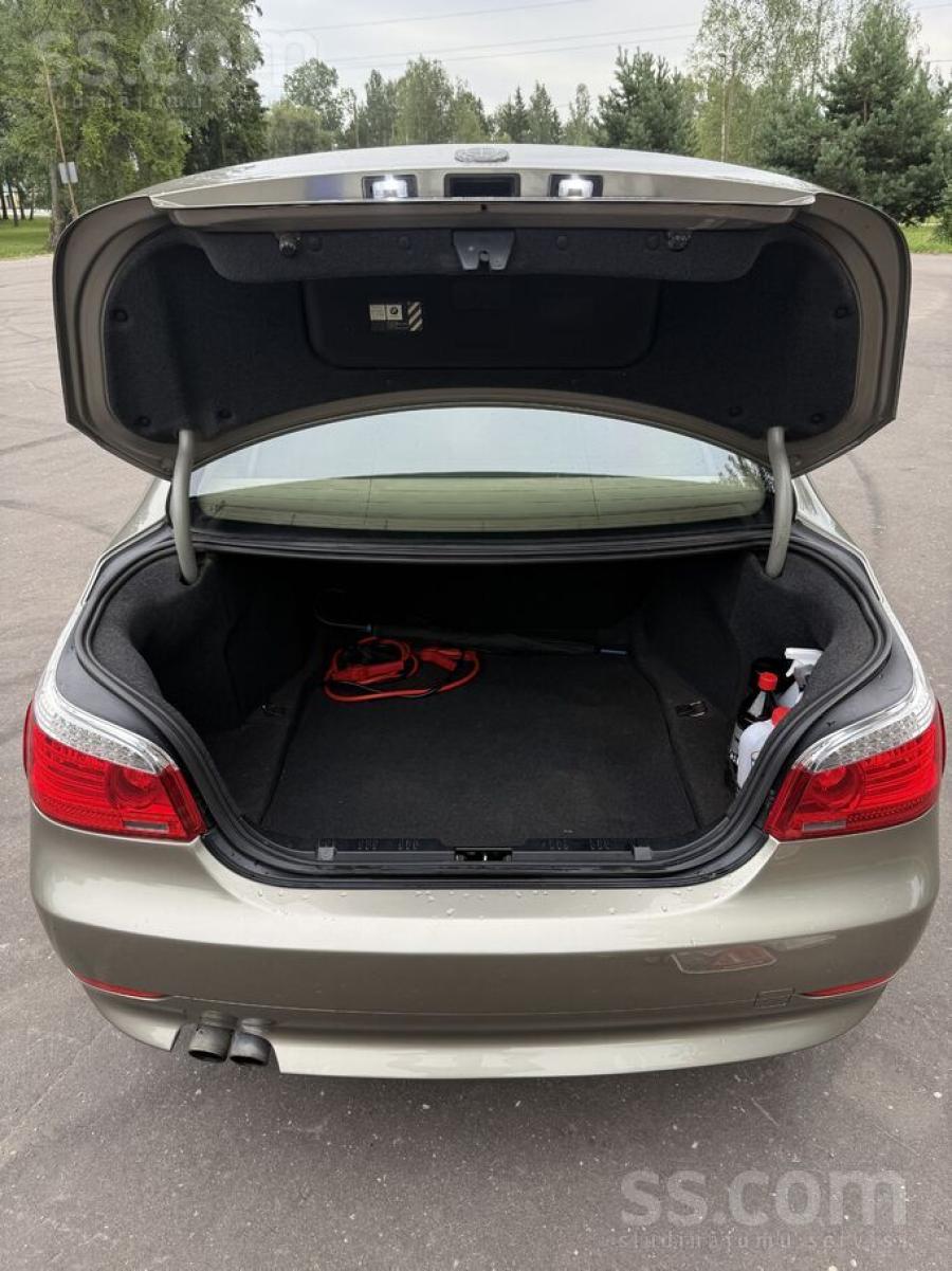Brown BMW 525 2006 in Jurmala, with an engine capacity of 2.50 L and mileage of 302 thousand km for 4300 €, photo 13 on AUTOMOTO.COM.LV