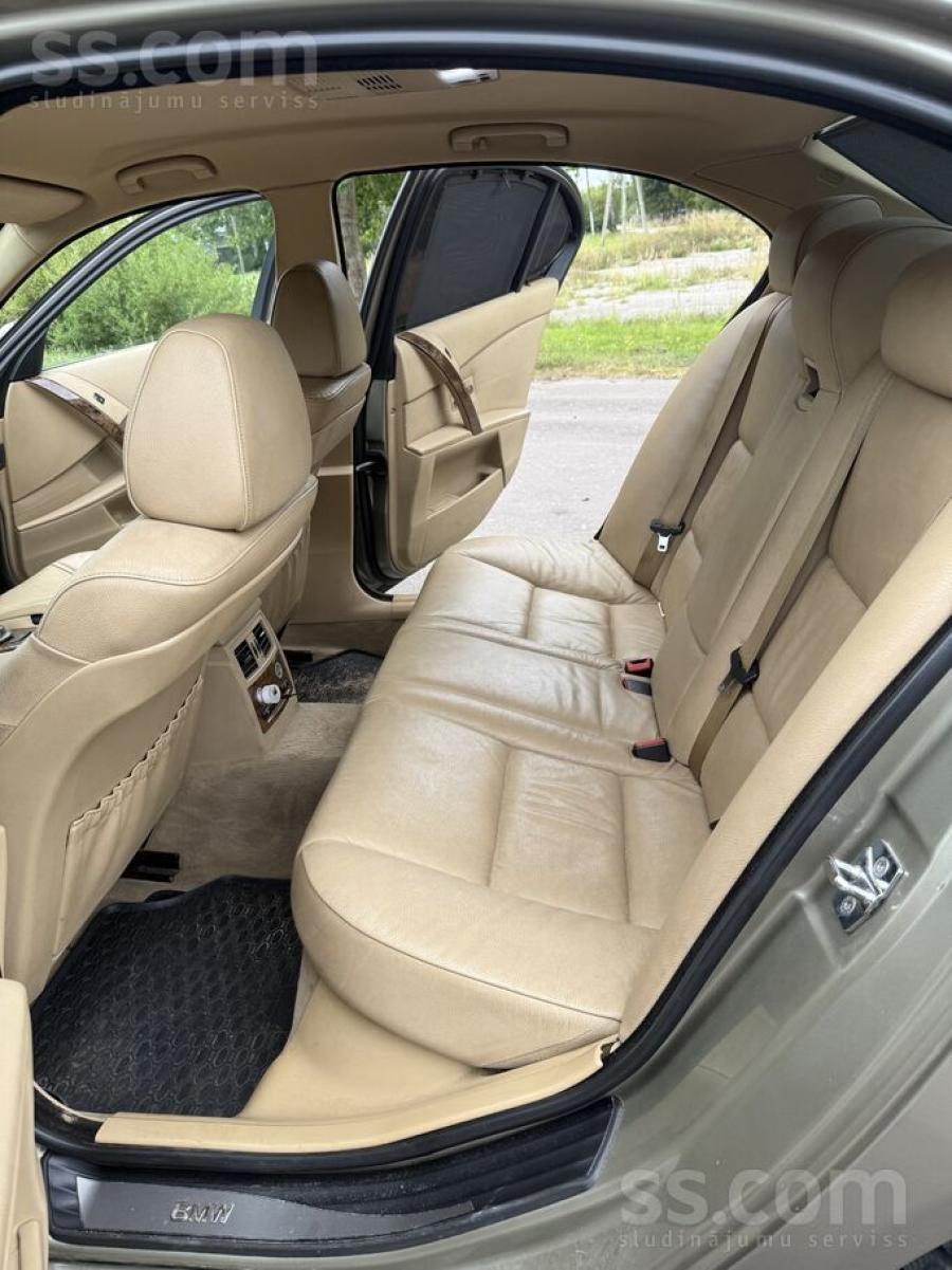 Brown BMW 525 2006 in Jurmala, with an engine capacity of 2.50 L and mileage of 302 thousand km for 4300 €, photo 18 on AUTOMOTO.COM.LV