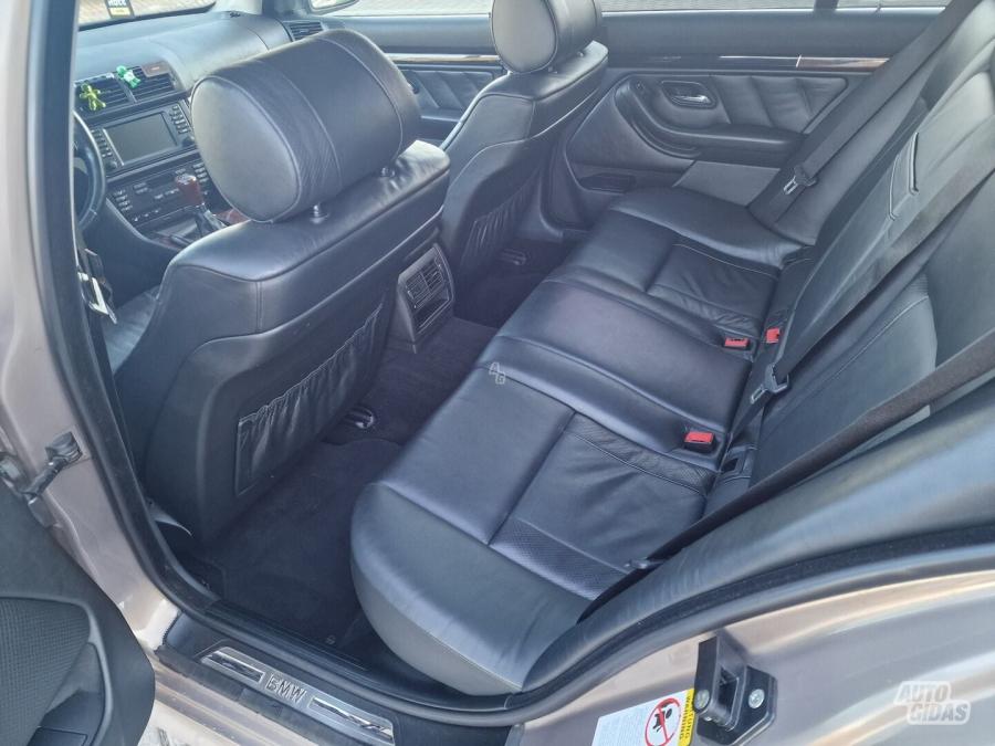 Brown BMW 525 2002 in Panevezys, with an engine capacity of 2.50 L and mileage of 257 thousand km for 2000 €, photo 20 on AUTOMOTO.COM.LV