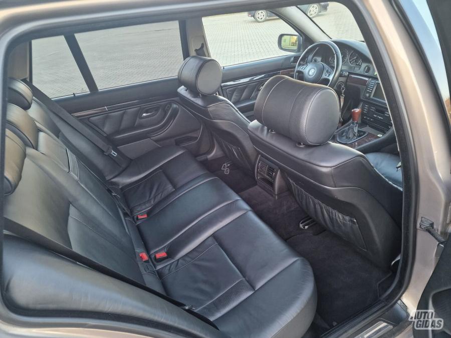 Brown BMW 525 2002 in Panevezys, with an engine capacity of 2.50 L and mileage of 257 thousand km for 3300 €, photo 24 on AUTOMOTO.COM.LV