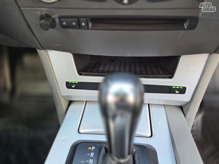 Brūns BMW 525 2004 Šauļi, ar dzinēja tilpumu 2.50 L un nobraukumu 440 tūkst. km par 2500 €, foto 14 vietnē AUTOMOTO.COM.LV