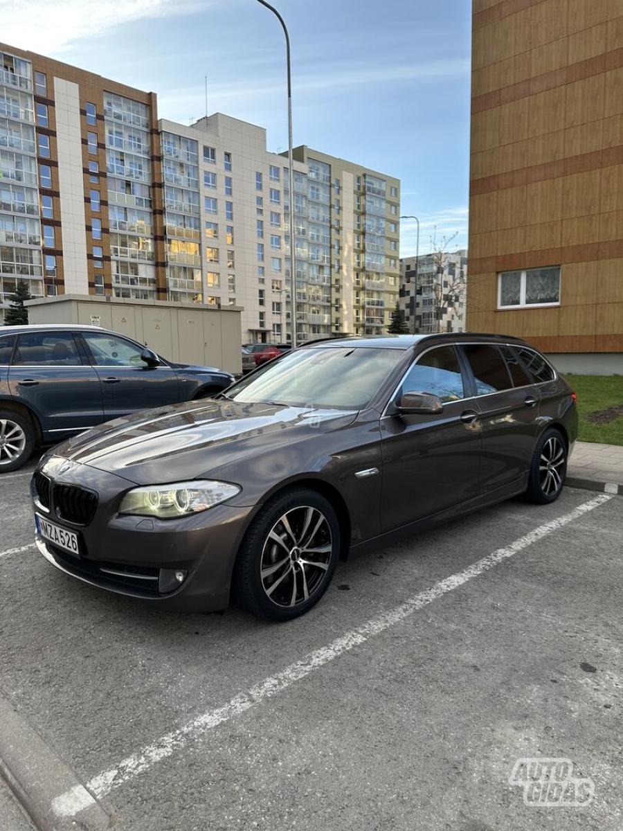 Brown BMW 525 2011 in Klaipeda, with an engine capacity of 3.00 L and mileage of 290 thousand km for 6900 €, photo 1 on AUTOMOTO.COM.LV