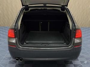 Brūns BMW 525 2011 Marijampole, ar dzinēja tilpumu 2.99 L un nobraukumu 263 tūkst. km par 7700 €, foto 14 vietnē AUTOMOTO.COM.LV