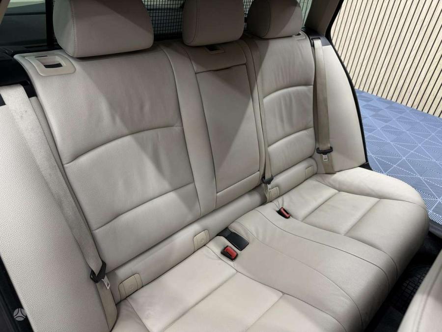 Brūns BMW 525 2011 Marijampole, ar dzinēja tilpumu 2.99 L un nobraukumu 263 tūkst. km par 7700 €, foto 16 vietnē AUTOMOTO.COM.LV