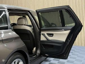 Brūns BMW 525 2011 Marijampole, ar dzinēja tilpumu 2.99 L un nobraukumu 263 tūkst. km par 7700 €, foto 18 vietnē AUTOMOTO.COM.LV