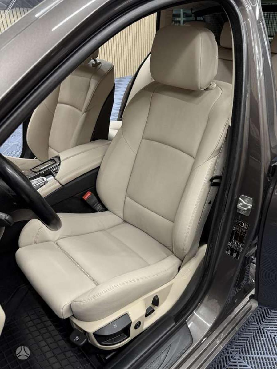 Brūns BMW 525 2011 Marijampole, ar dzinēja tilpumu 2.99 L un nobraukumu 263 tūkst. km par 7700 €, foto 19 vietnē AUTOMOTO.COM.LV