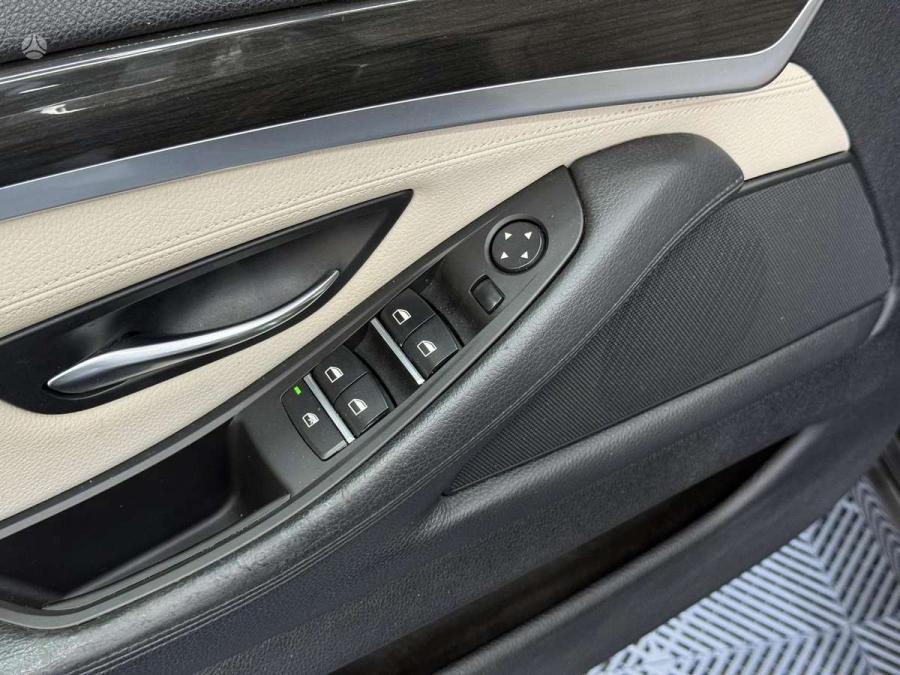 Brūns BMW 525 2011 Marijampole, ar dzinēja tilpumu 2.99 L un nobraukumu 263 tūkst. km par 7700 €, foto 24 vietnē AUTOMOTO.COM.LV