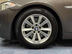 Brūns BMW 525 2011 Marijampole, ar dzinēja tilpumu 2.99 L un nobraukumu 263 tūkst. km par 7700 €, foto 34 vietnē AUTOMOTO.COM.LV