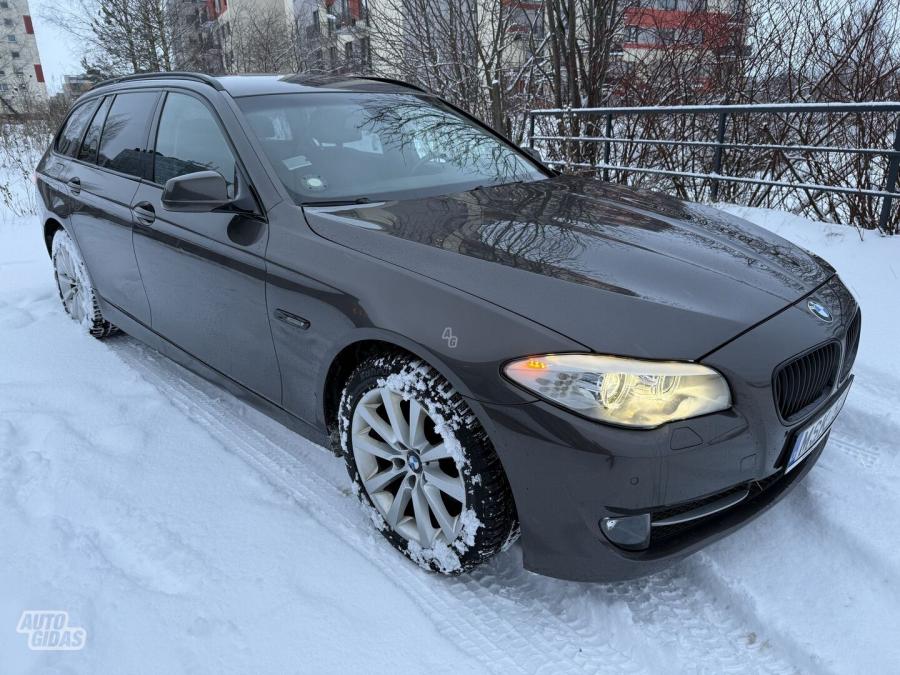 Brown BMW 525 2012 in Vilnius, with an engine capacity of 2.00 L and mileage of 321 thousand km for 8450 €, photo 3 on AUTOMOTO.COM.LV