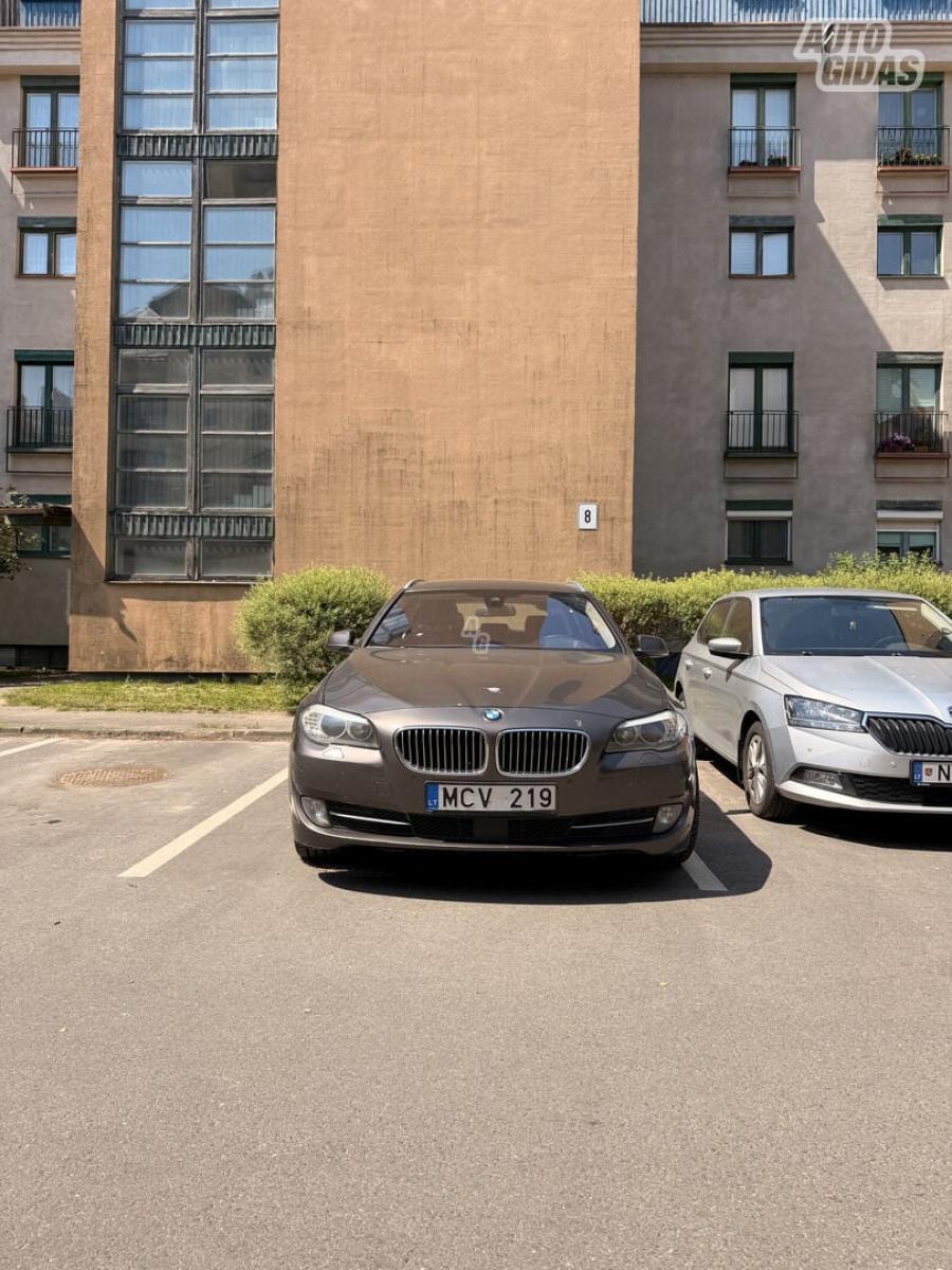 Brown BMW 525 2012 in Vilnius, with an engine capacity of 2.00 L and mileage of 349 thousand km for 5500 €, photo 9 on AUTOMOTO.COM.LV