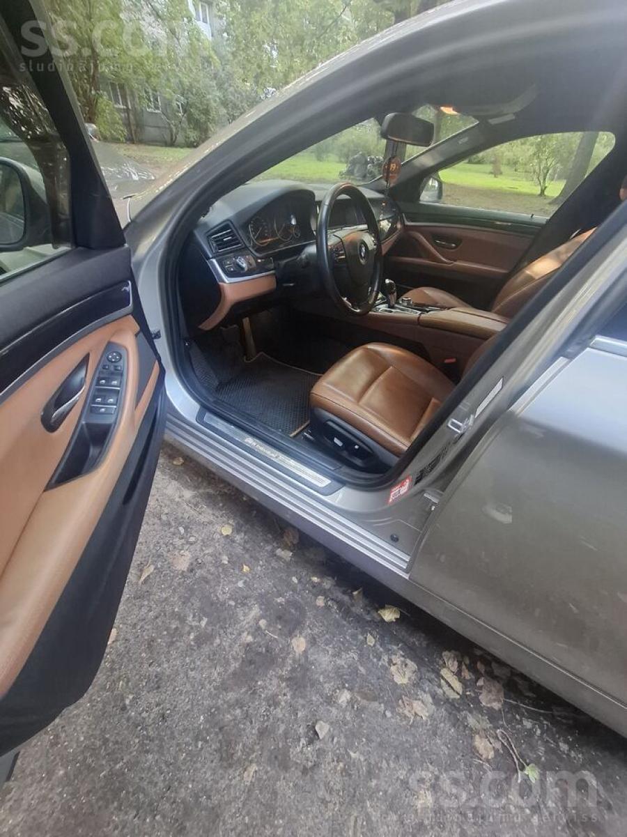 Brown BMW 525 2014 in Riga, with an engine capacity of 2.00 L and mileage of 220 thousand km for 8200 €, photo 12 on AUTOMOTO.COM.LV