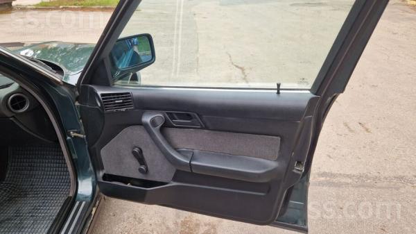 Zaļš BMW 525 1992 Rīga, ar dzinēja tilpumu 2.50 L un nobraukumu 250 tūkst. km par 4000 €, foto 10 vietnē AUTOMOTO.COM.LV