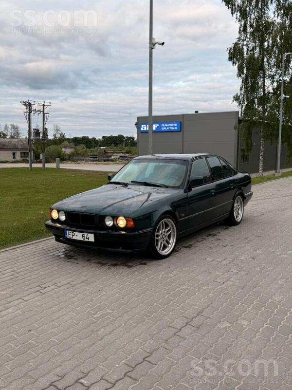 Zaļš BMW 525 1994 Madona, ar dzinēja tilpumu 2.50 L un nobraukumu 340 tūkst. km par 5500 €, foto 1 vietnē AUTOMOTO.COM.LV