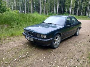Zaļš BMW 525 1995 Madona, ar dzinēja tilpumu 2.50 L un nobraukumu 518 tūkst. km par 2000 €, foto  vietnē AUTOMOTO.COM.LV