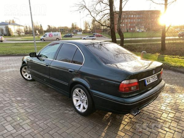 Green BMW 525 2003 in Limbazi, with an engine capacity of 2.50 L and mileage of 447 thousand km for 2950 €, photo 4 on AUTOMOTO.COM.LV