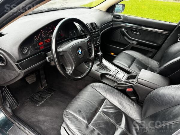 Green BMW 525 1998 in Valmiera, with an engine capacity of 2.50 L and mileage of 374 thousand km for 2450 €, photo 9 on AUTOMOTO.COM.LV