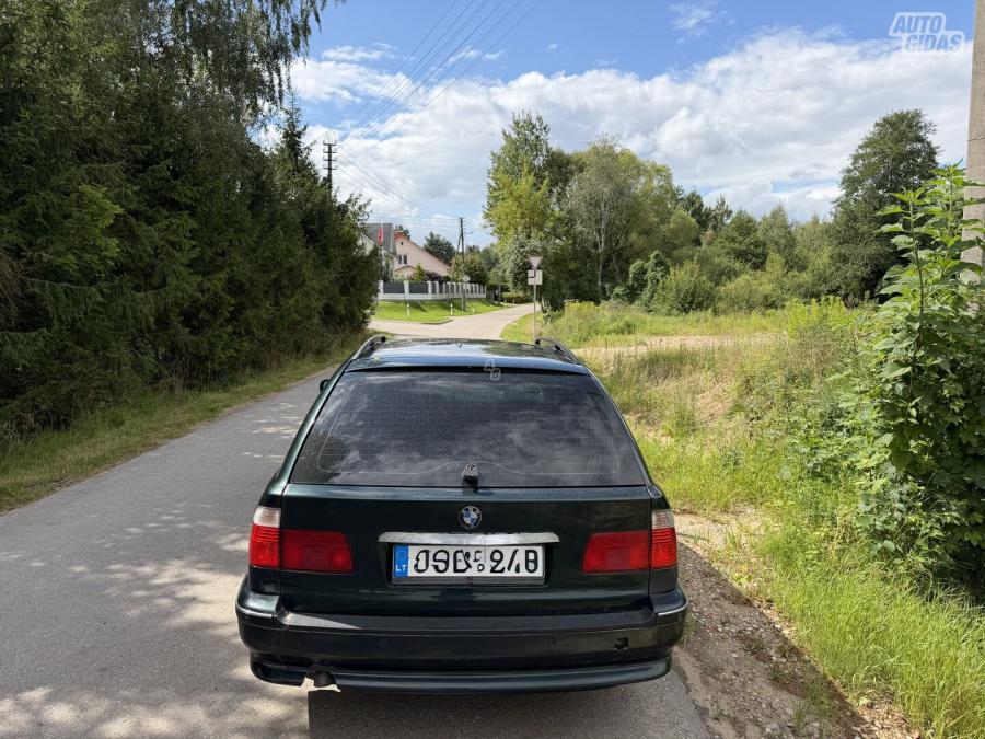 Zaļš BMW 525 2000 Viļņa, ar dzinēja tilpumu 2.50 L un nobraukumu 405 tūkst. km par 1900 €, foto 5 vietnē AUTOMOTO.COM.LV
