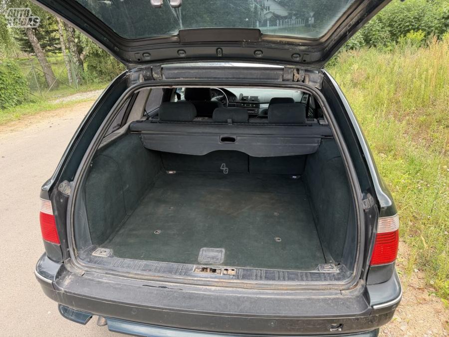Zaļš BMW 525 2000 Viļņa, ar dzinēja tilpumu 2.50 L un nobraukumu 405 tūkst. km par 1900 €, foto 12 vietnē AUTOMOTO.COM.LV