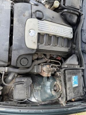 Zaļš BMW 525 2000 Viļņa, ar dzinēja tilpumu 2.50 L un nobraukumu 405 tūkst. km par 1900 €, foto 15 vietnē AUTOMOTO.COM.LV
