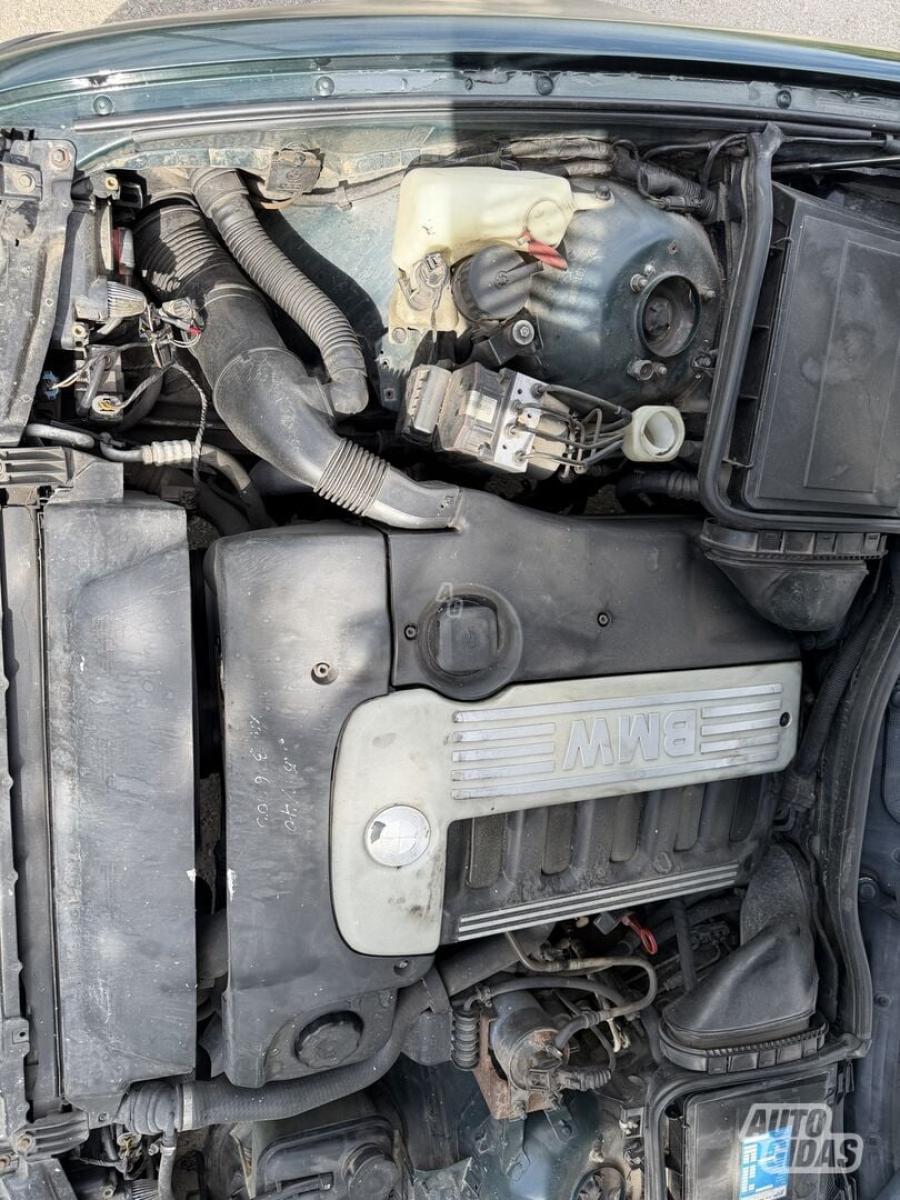 Zaļš BMW 525 2000 Viļņa, ar dzinēja tilpumu 2.50 L un nobraukumu 405 tūkst. km par 1900 €, foto 16 vietnē AUTOMOTO.COM.LV