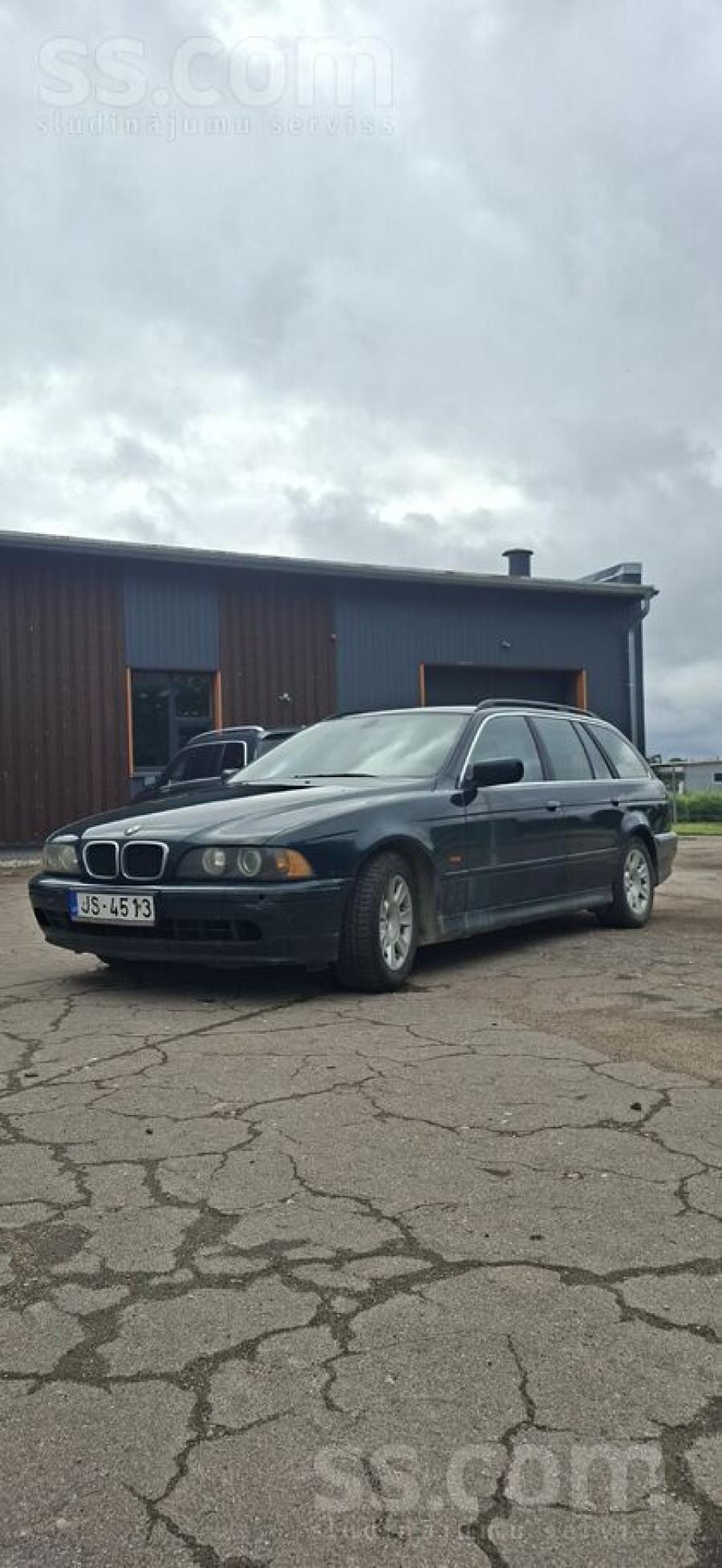 Green BMW 525 2002 in Ogre, with an engine capacity of 2.50 L and mileage of 345 thousand km for 1000 €, photo 1 on AUTOMOTO.COM.LV